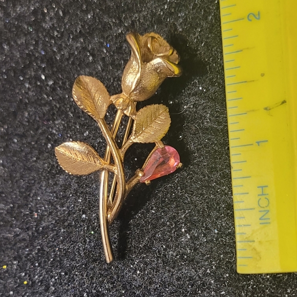 Avon | Jewelry | Vintage Avon Rose Gold Pin | Poshmark